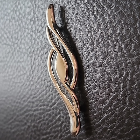 Monet | Jewelry | Vtg Monet Brooch | Poshmark